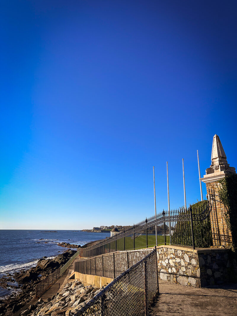 The Newport Cliff Walk - Ana Adventure