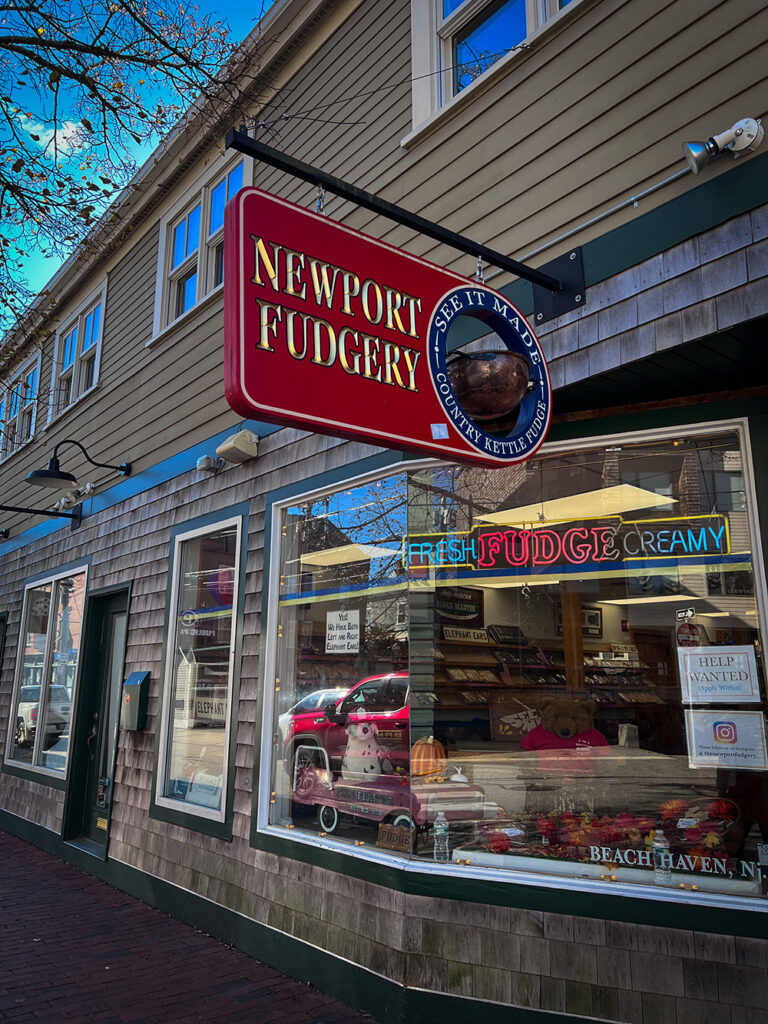 Boppin' Around Newport - Ana Adventure